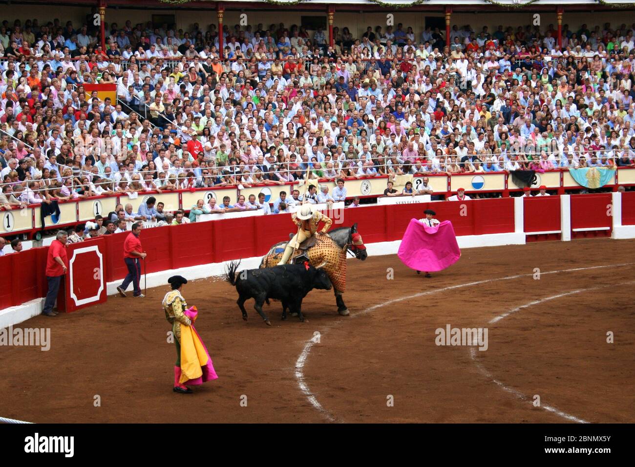 Cantabria traje hi-res stock photography and images - Alamy