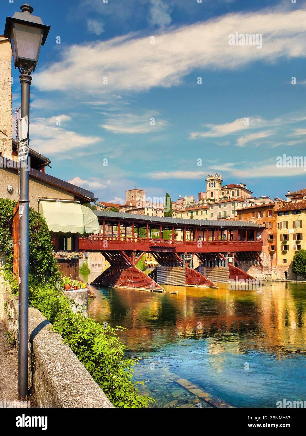 Italian covered bridge hi-res stock photography and images - Alamy