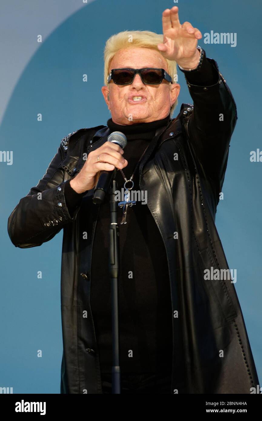 Bonn, Germany. 15th May, 2020. The singer Heino is on stage at a car ...