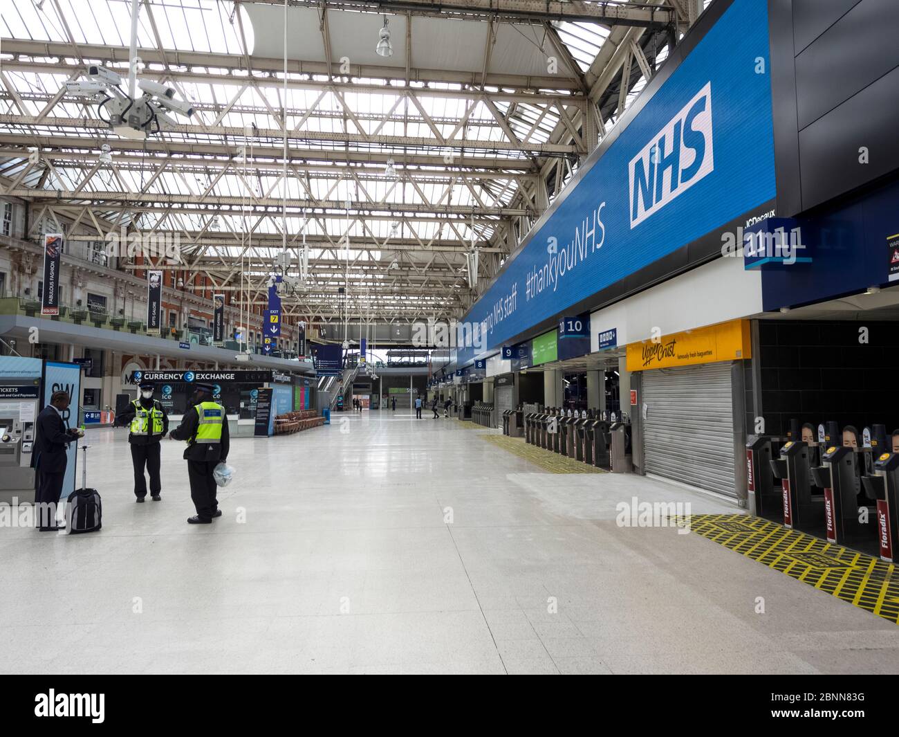 London waterloo station sign hi-res stock photography and images - Alamy