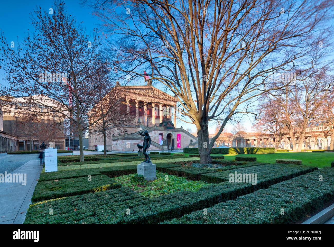 Alte Nationalgalerie, Altes Museum, inner courtyard, garden colonnades ...