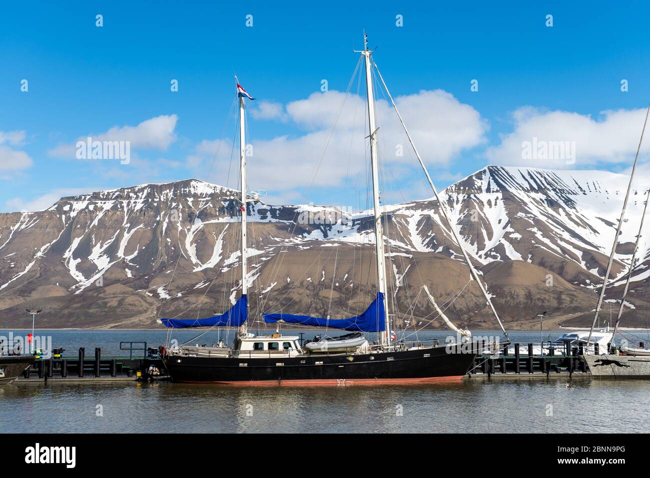 Longyearbyen life hi-res stock photography and images - Alamy