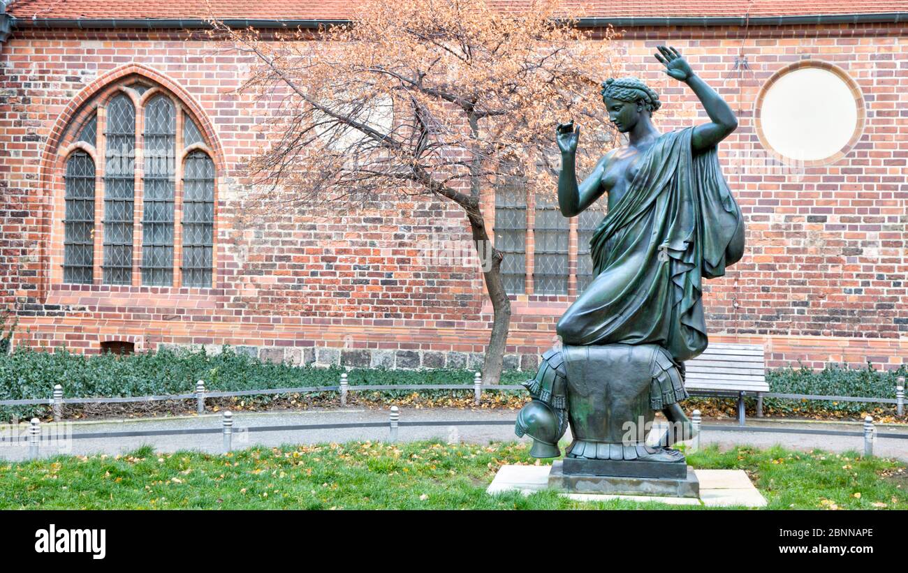 Bronze statue klio / Clio, the muse of history, Albert Wolff, 1876 ...