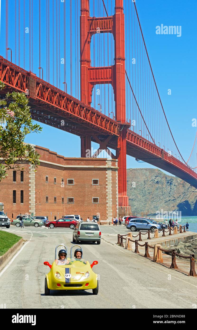 Golden gate bridge people hi-res stock photography and images - Alamy