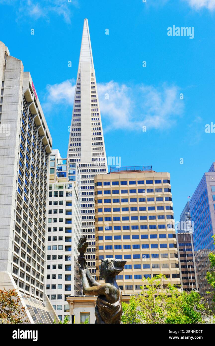 View of Portsmouth square, San Francisco, California, USA Stock Photo ...