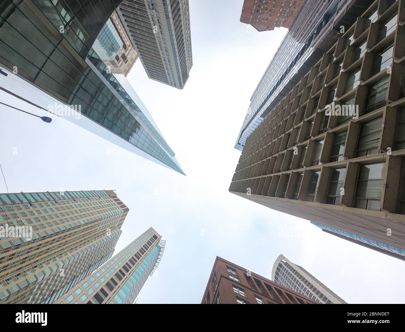 Upward view of chicago skyscraper busnesses and tall office buildings ...