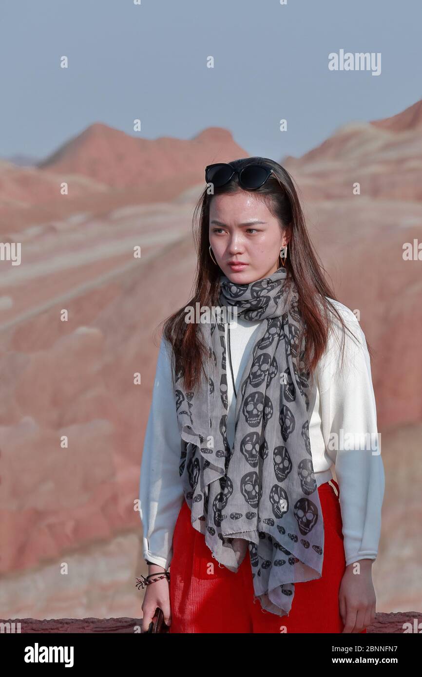 Tall slim young chinese woman hi-res stock photography and images - Alamy