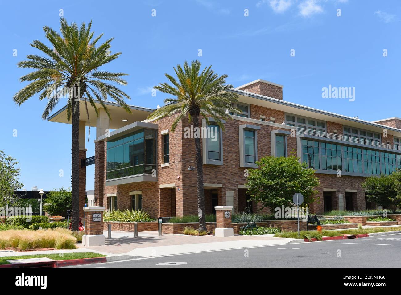 Keck center for science and engineering hi-res stock photography and ...