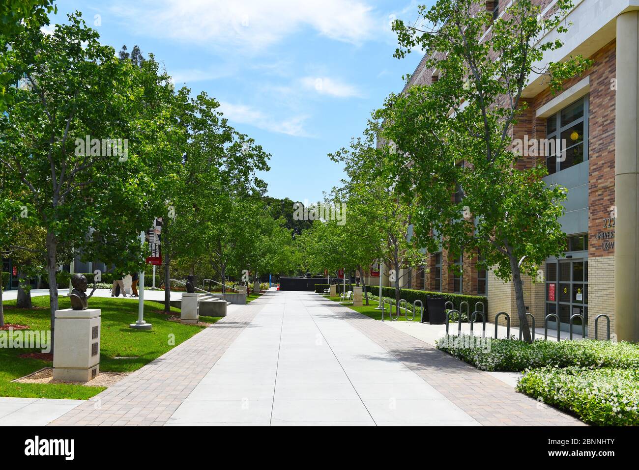 ORANGE, CALIFORNIA - 14 MAY 2020: Sodaro Promenade runs between Argyros ...