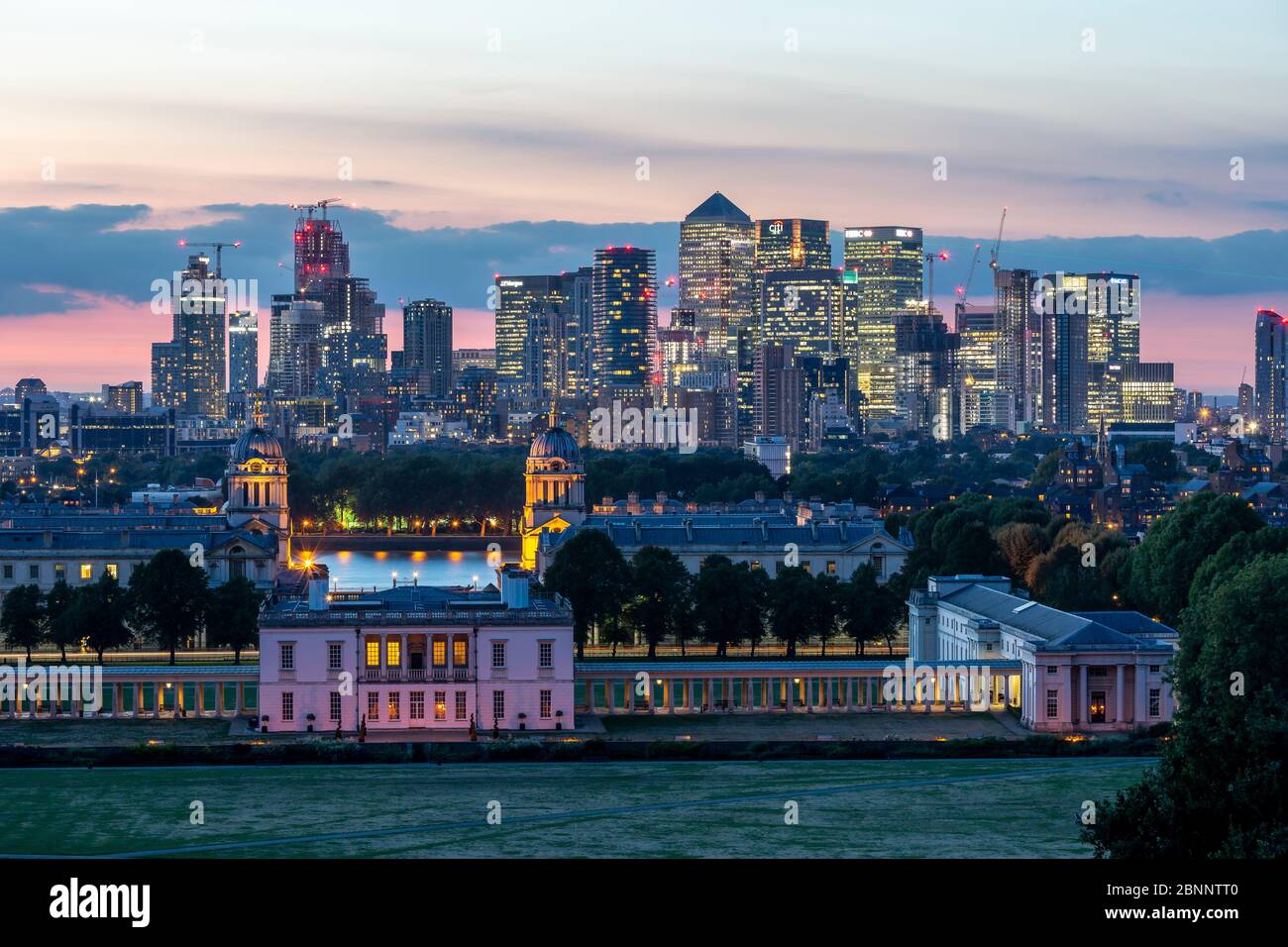 Large Office Building In London High Resolution Stock Photography and ...