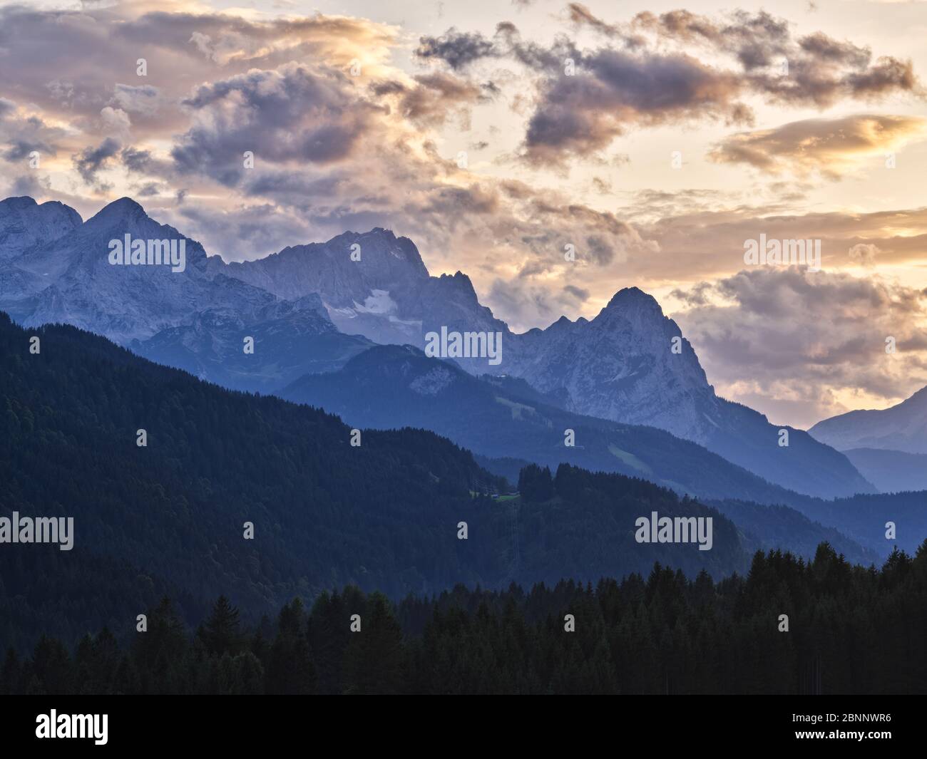 Mountain range at dusk hi-res stock photography and images - Alamy