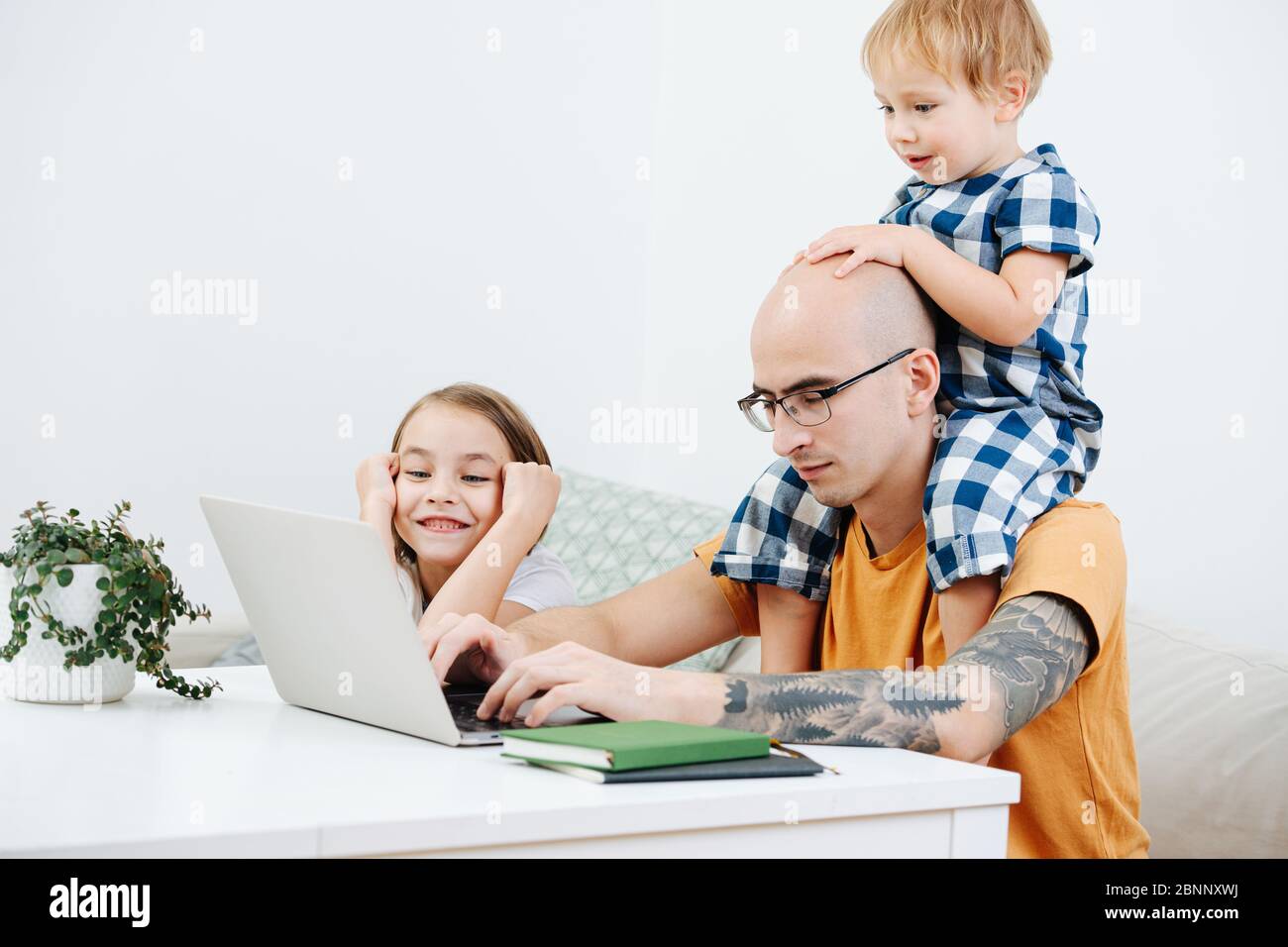 Sleepy dad design hi-res stock photography and images - Alamy