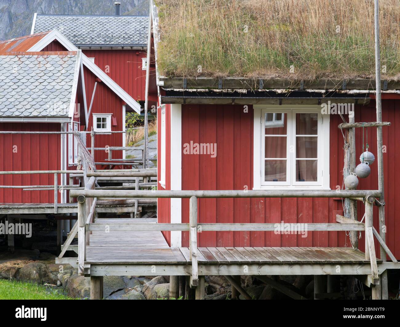 rote Fischerhäuser, Rorbuer, Lofoten, Norway Stock Photo - Alamy