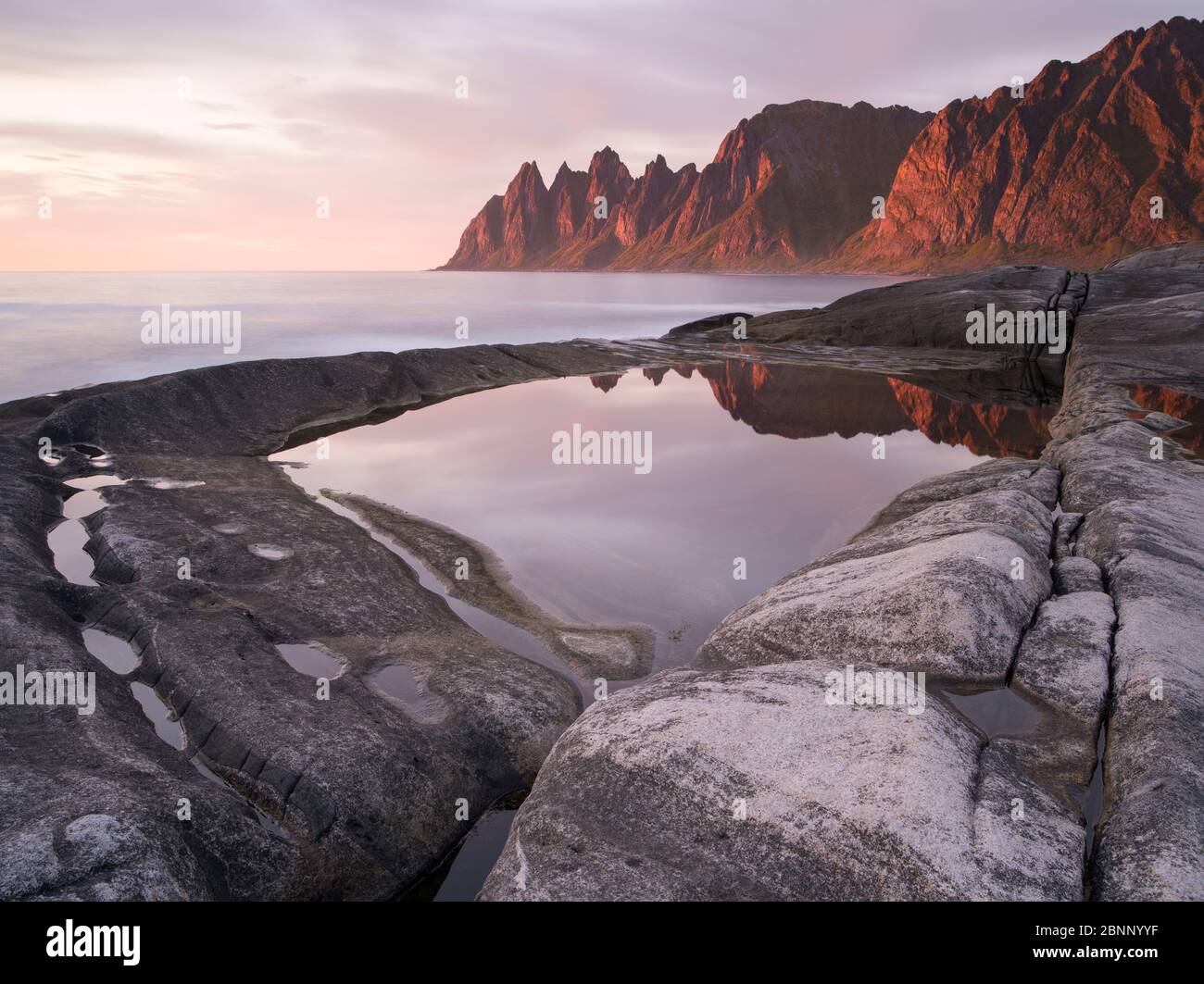 Senja shoreline hi-res stock photography and images - Alamy