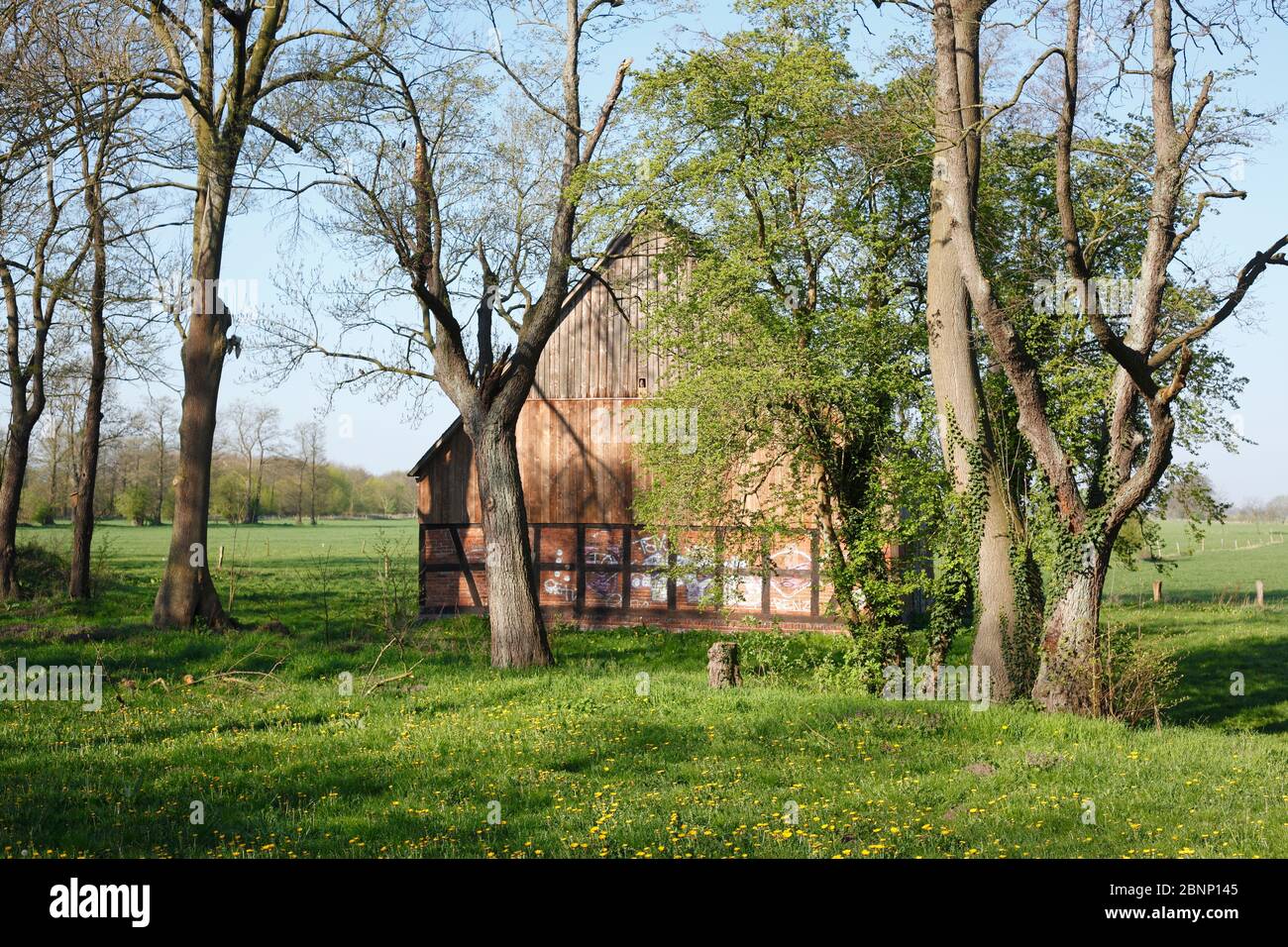 Lower pasture barn farm hi-res stock photography and images - Alamy