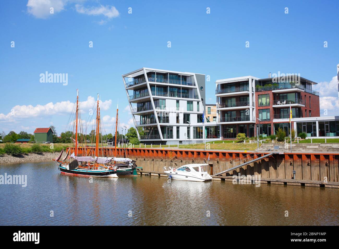 Modern residential buildings at stadthafen hi-res stock photography and ...