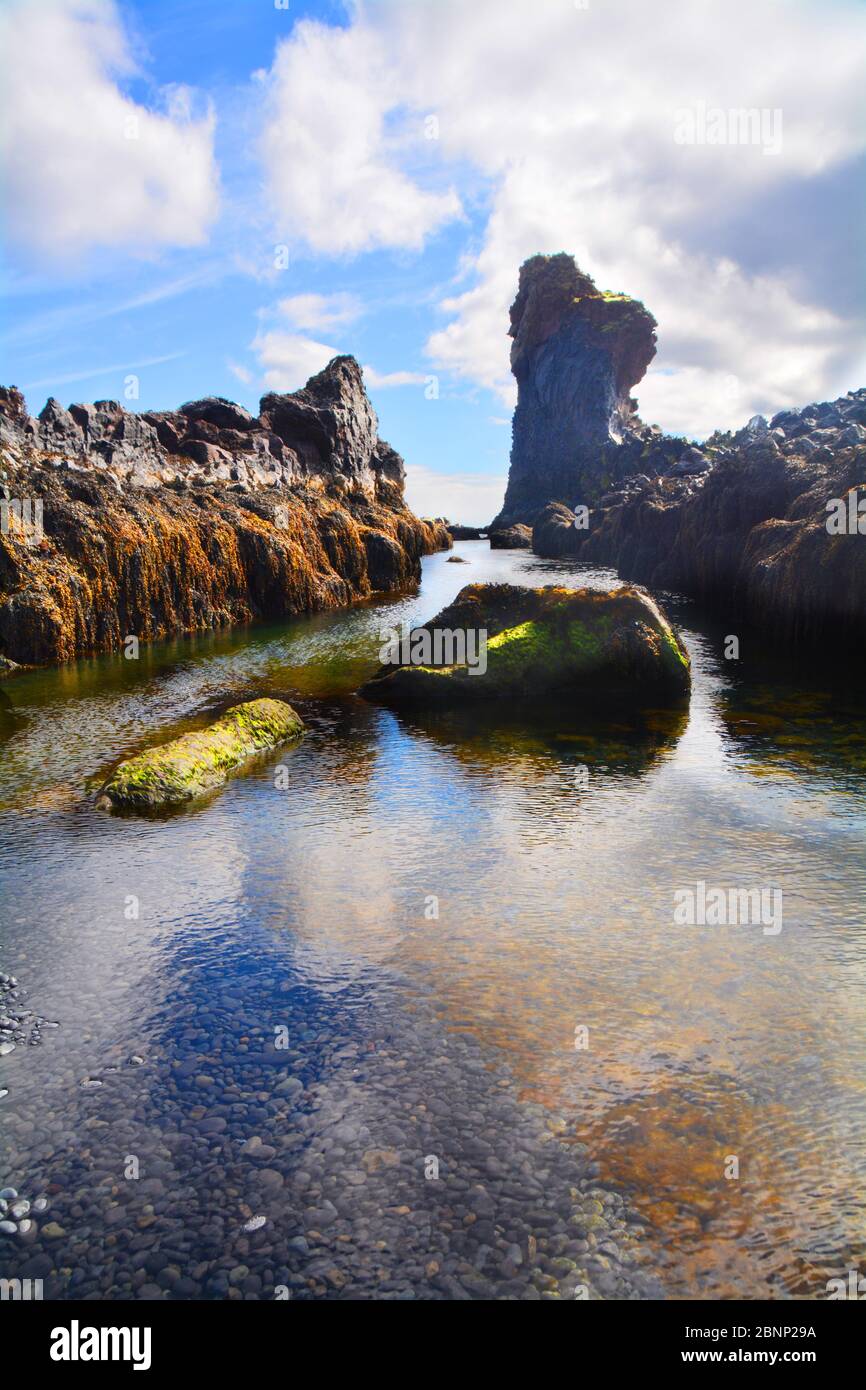 Iceland rocks on beach hi-res stock photography and images - Alamy