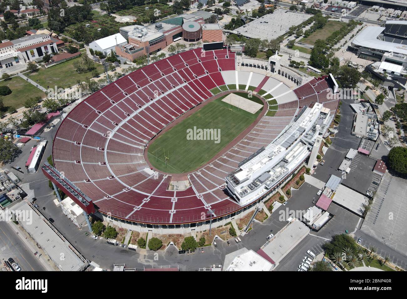 Los angeles memorial coliseum peristyle hi-res stock photography and ...
