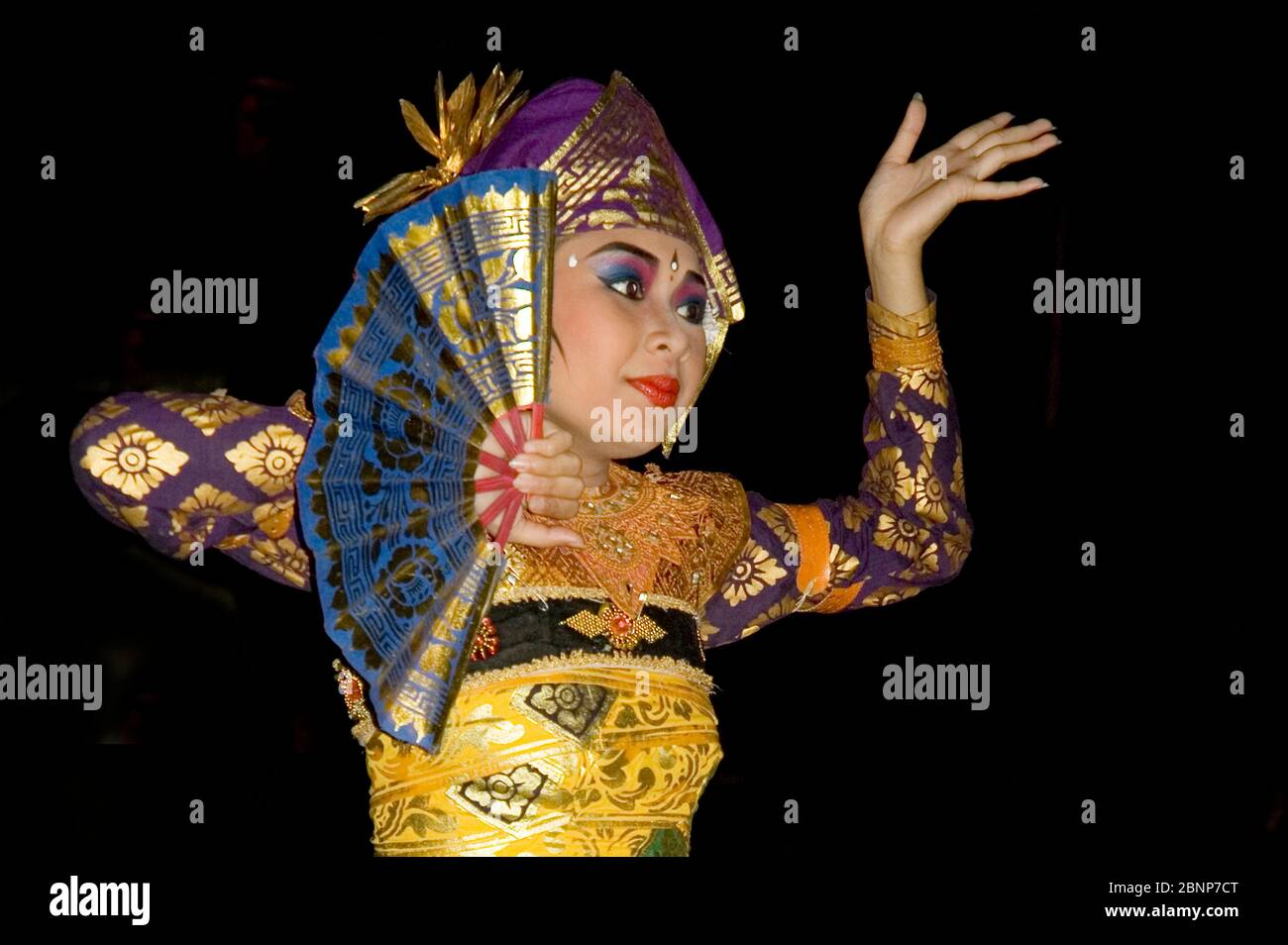 Balinese dancer woman outdoors hi-res stock photography and images - Alamy