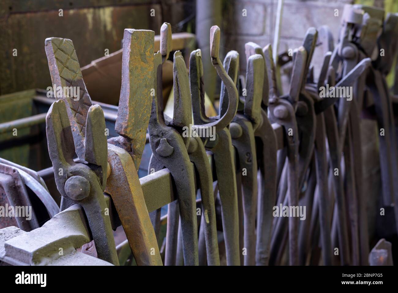 Forging machines hi-res stock photography and images - Alamy