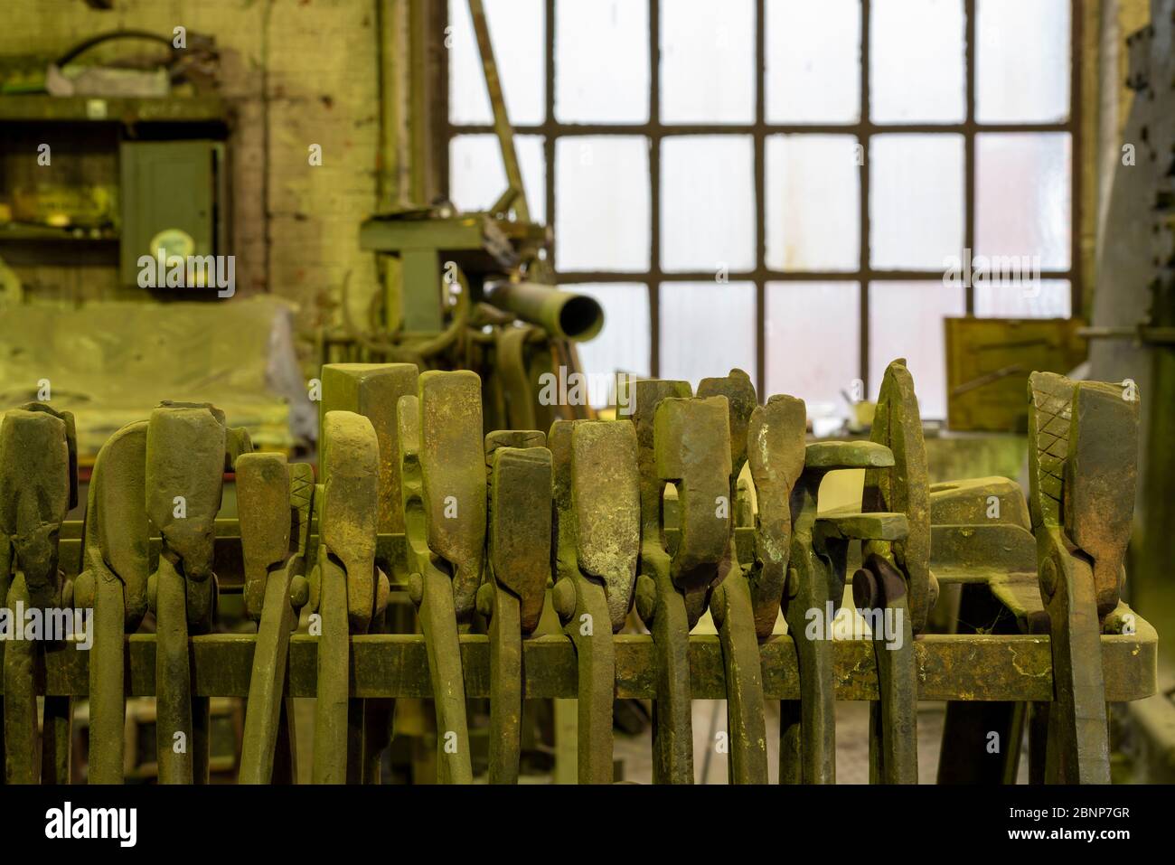 Forging machines hi-res stock photography and images - Alamy