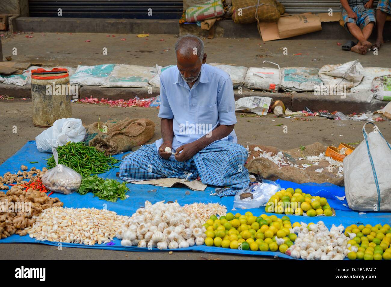 Street vendor kolkata hi-res stock photography and images - Alamy