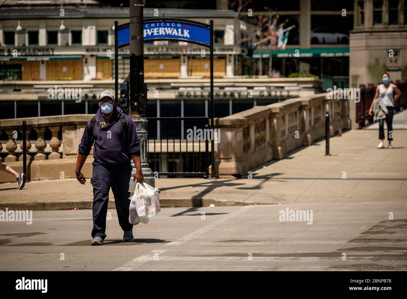 Chicago illinois crosses on hi-res stock photography and images - Alamy