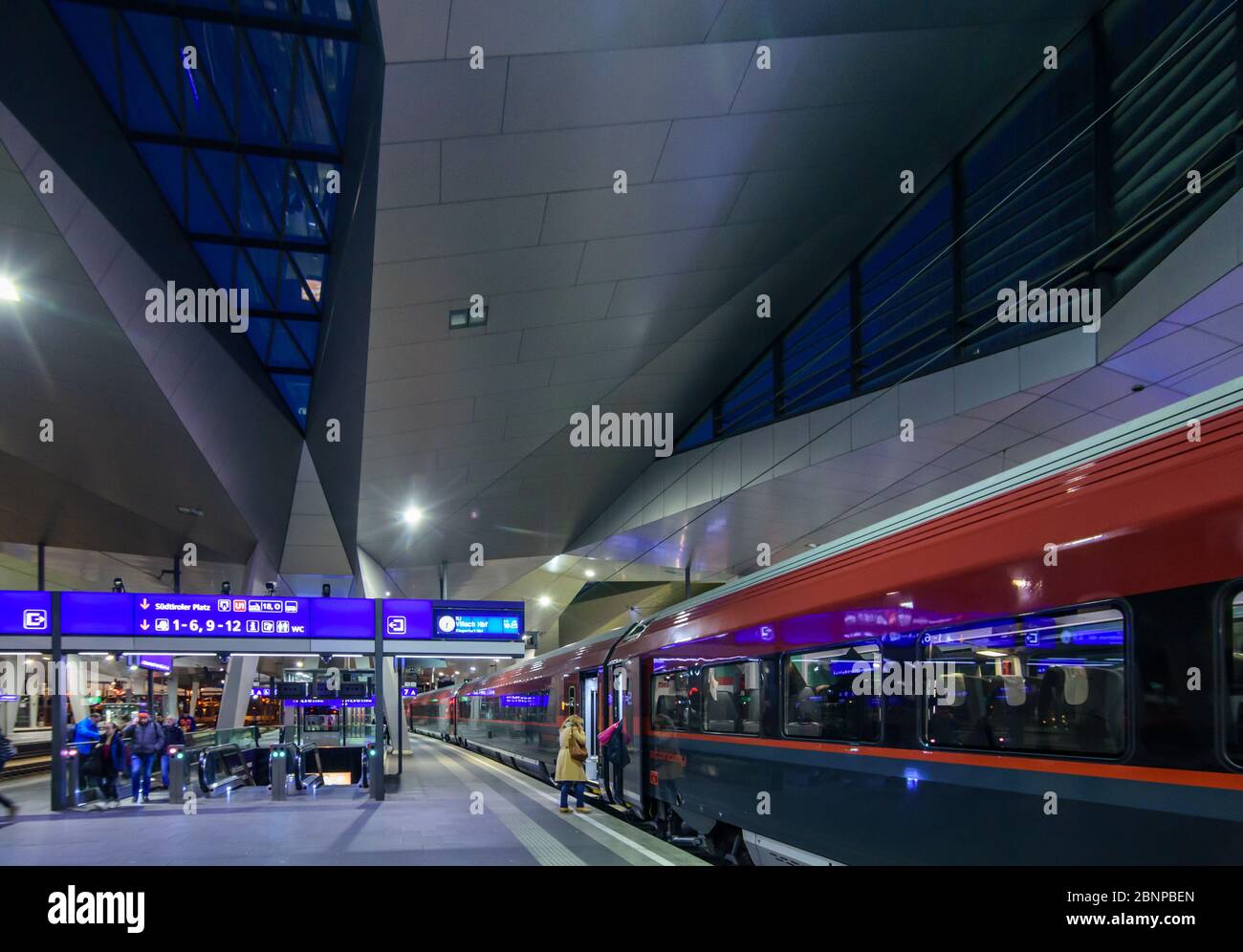 Railjet hi-res stock photography and images - Alamy