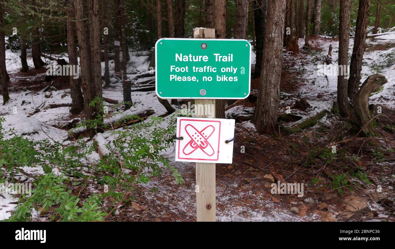 Canada british columbia whistler sign hi-res stock photography and ...