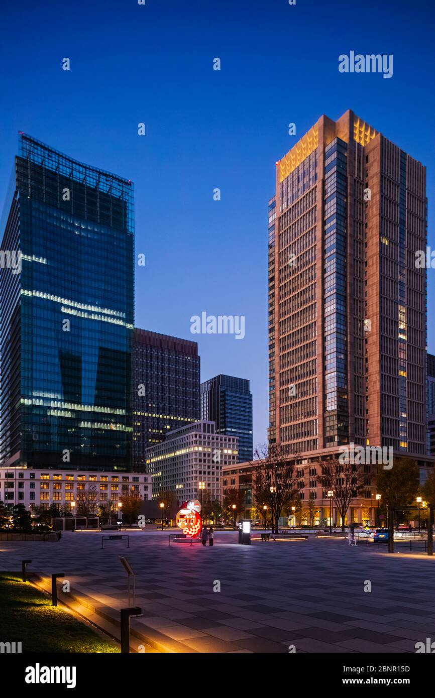 Japan, Honshu, Tokyo, Marunouchi, Marunouchi Building and Kitte ...