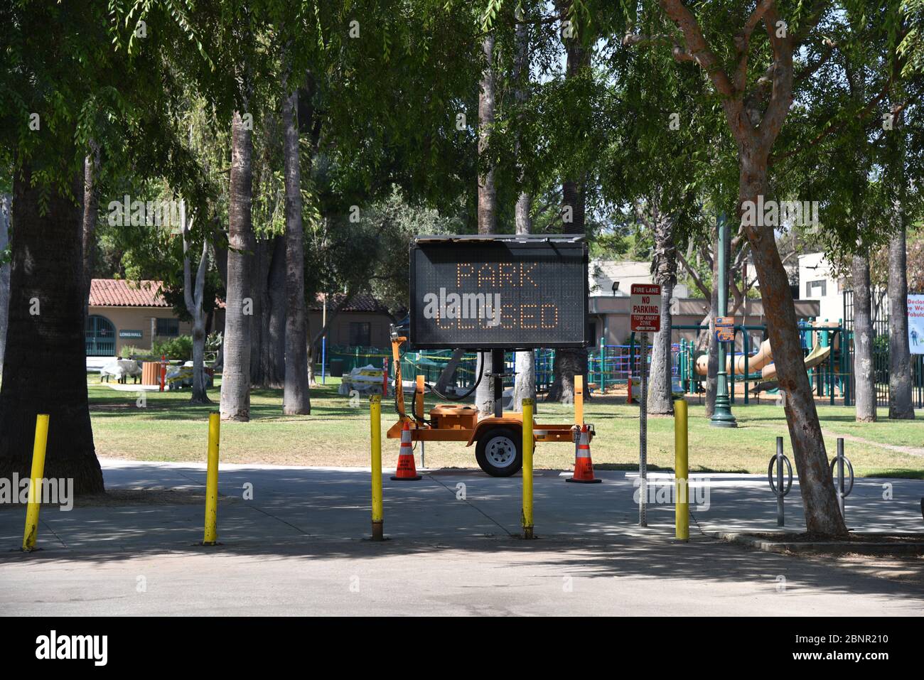 Park closed sign in Plummer Park in West Hollywood due to coronavirus ...