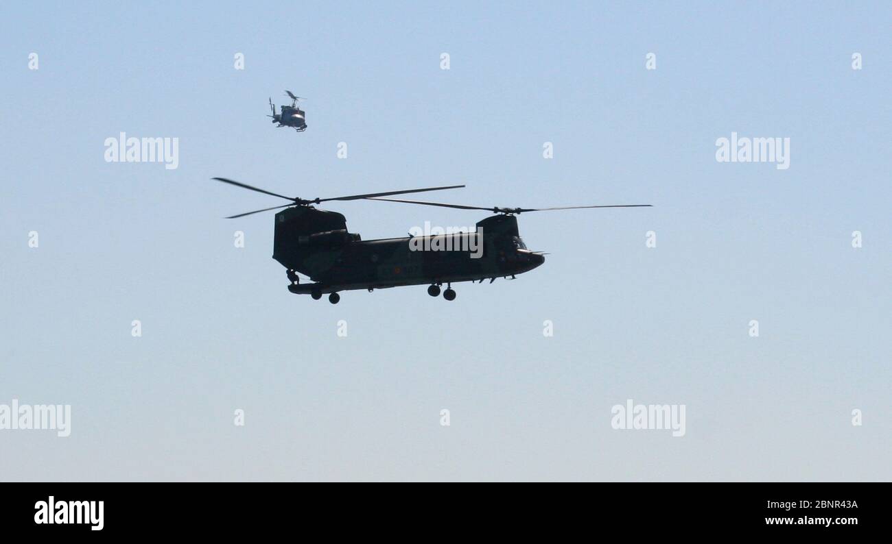 Series 52 of 165 Boeing CH47D Chinook helicopter close up in flight ...