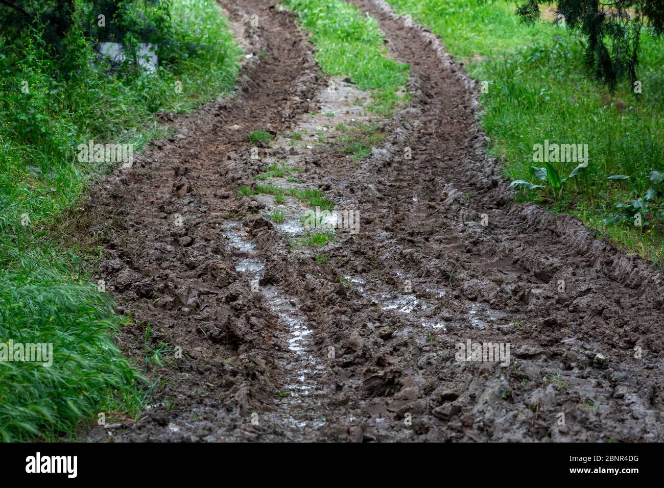 Messy rural road hi-res stock photography and images - Alamy
