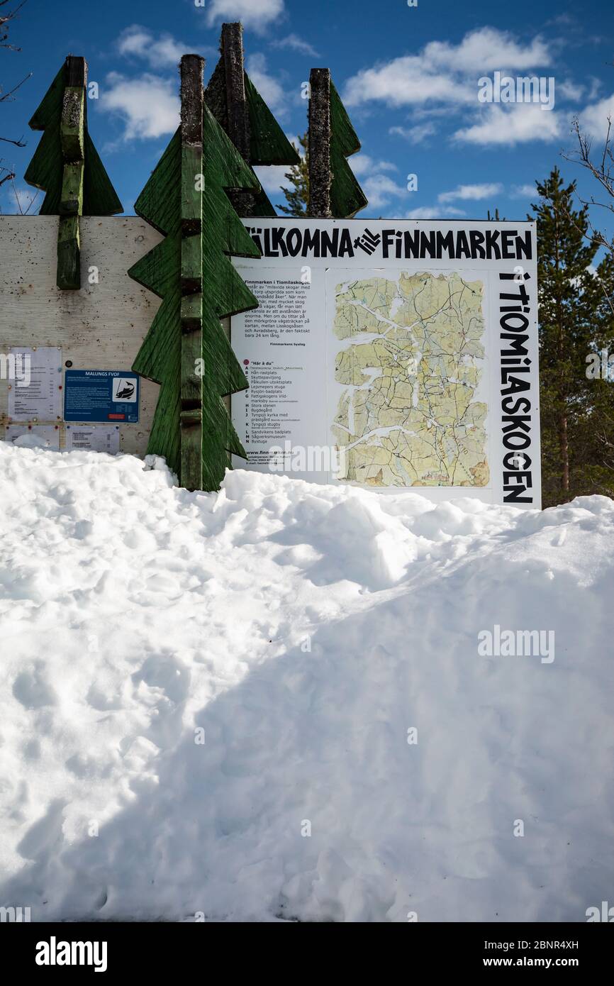 Snow covered directions hi-res stock photography and images - Alamy