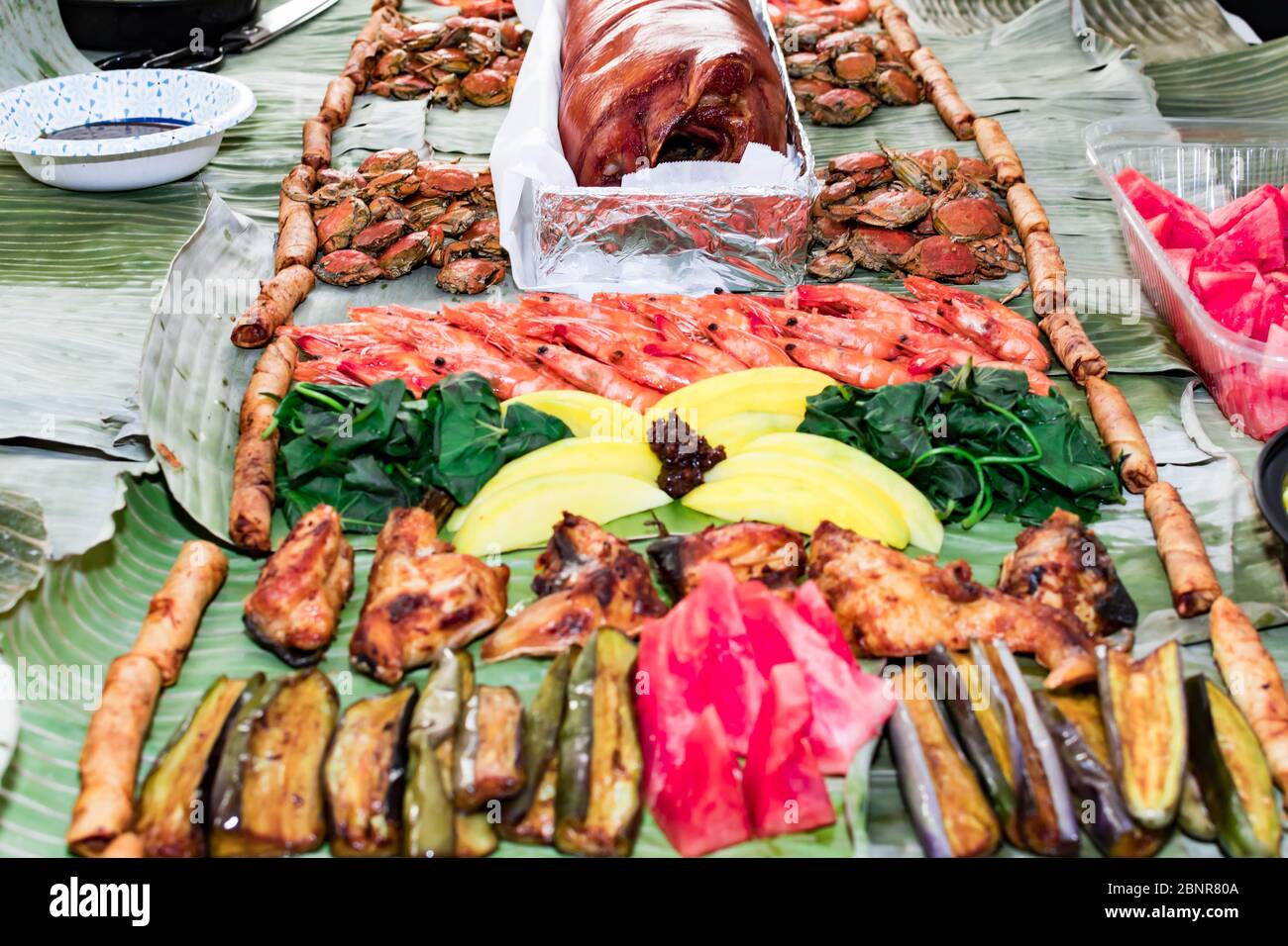 Boodle fight style of eating. A traditional filipino way of eating ...