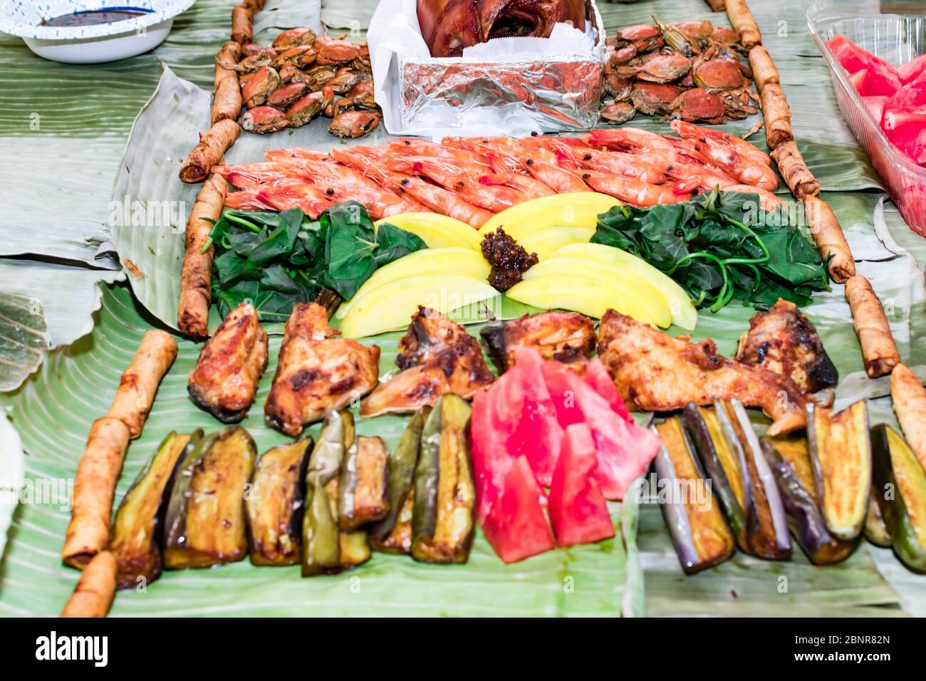 Boodle fight style of eating. A traditional filipino way of eating ...
