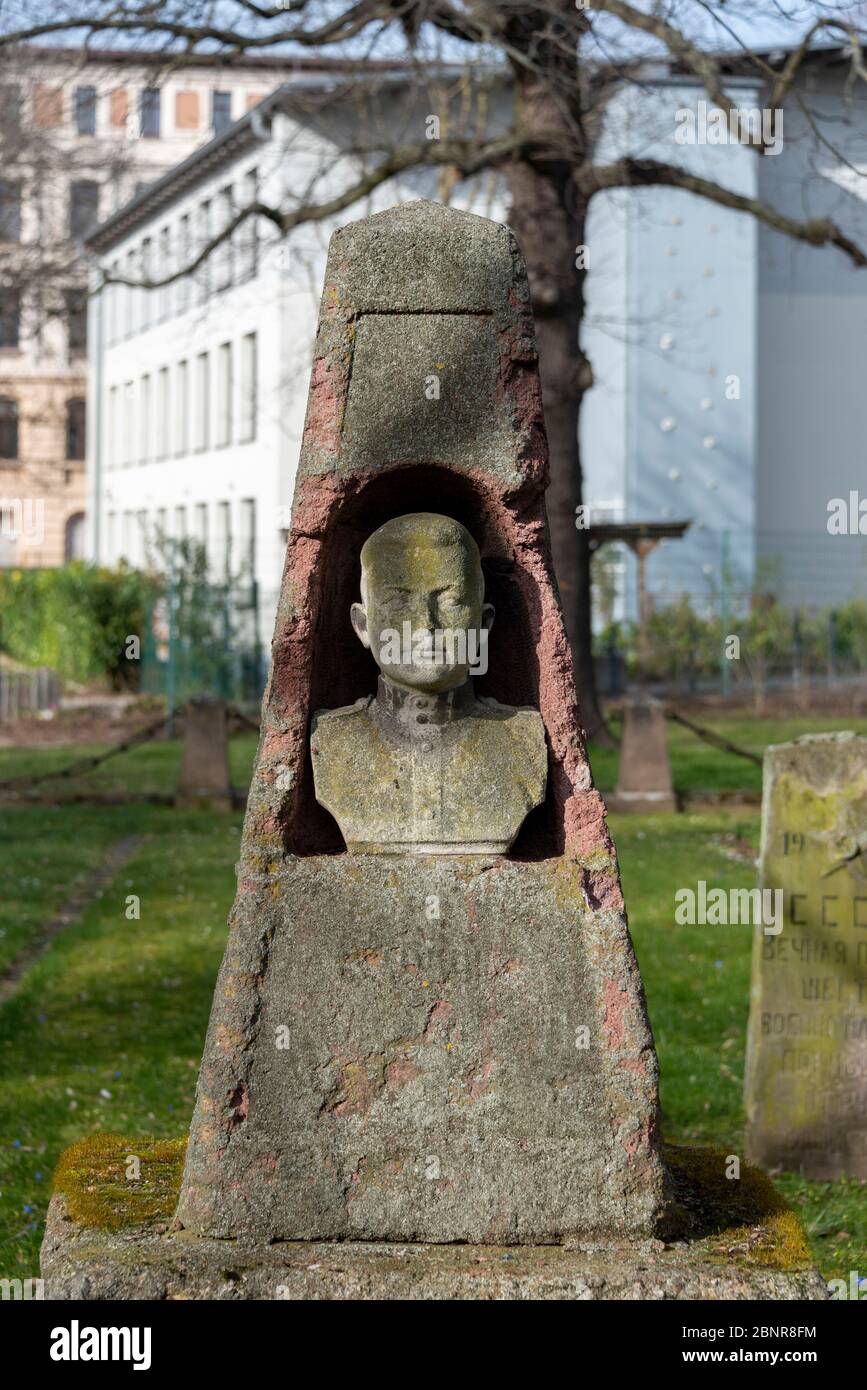 Soviet war graves hi-res stock photography and images - Alamy
