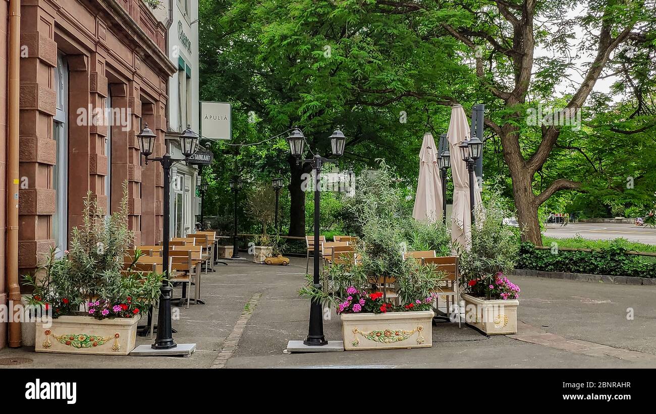 Restaurant during lockdown hi-res stock photography and images - Alamy