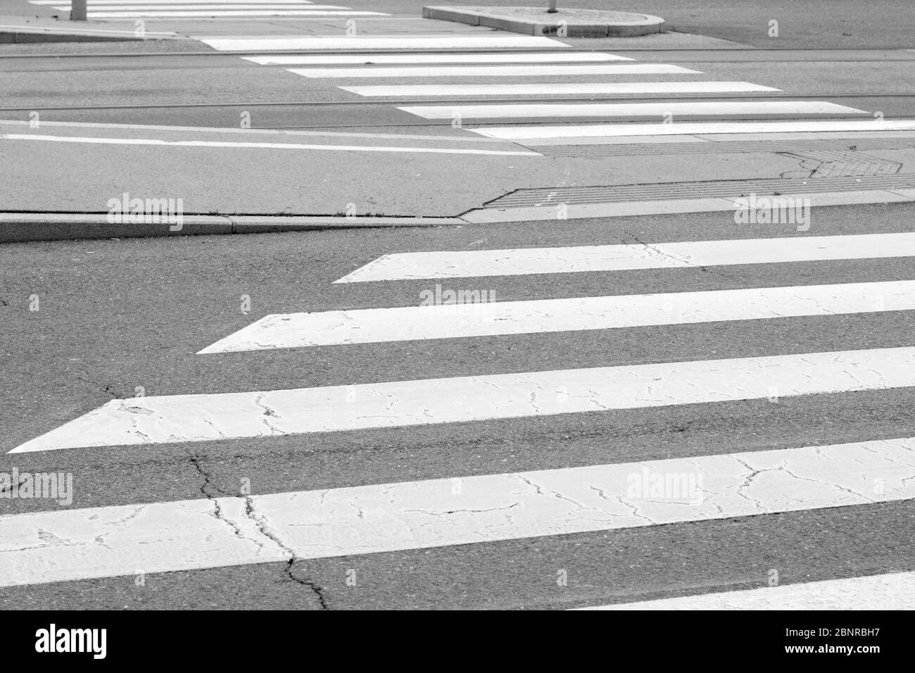 Crosswalk island hi-res stock photography and images - Alamy
