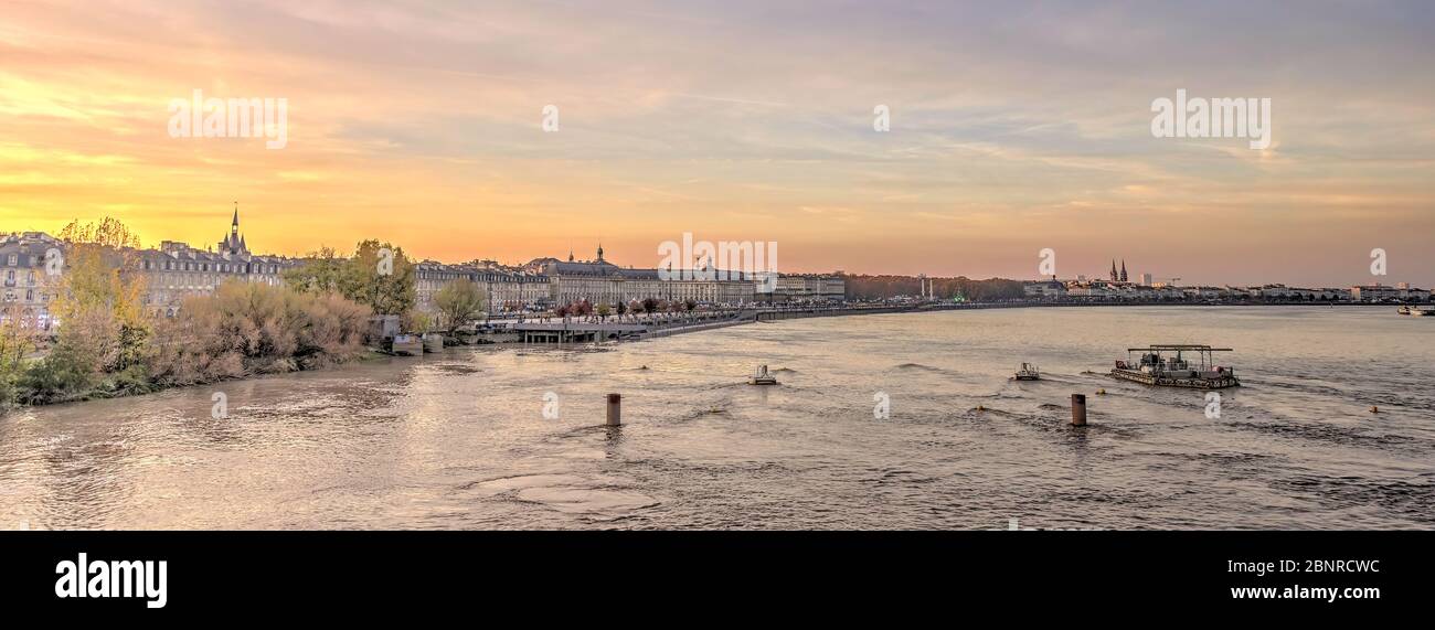 Bordeaux winter hi-res stock photography and images - Alamy