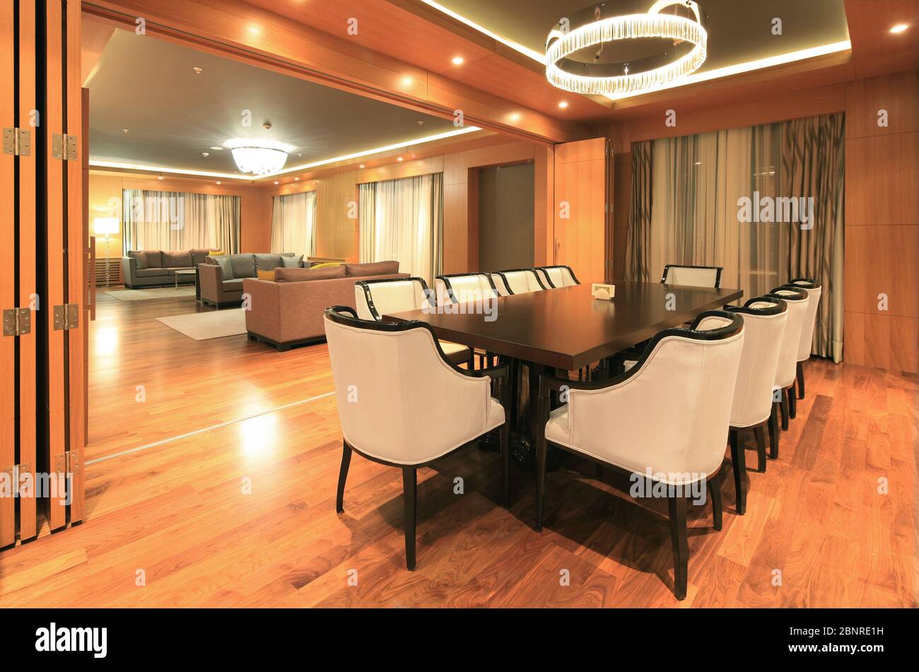 Meeting hall hi-res stock photography and images - Alamy