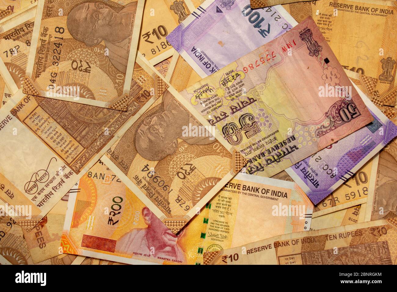 5 rupee note hi-res stock photography and images - Alamy