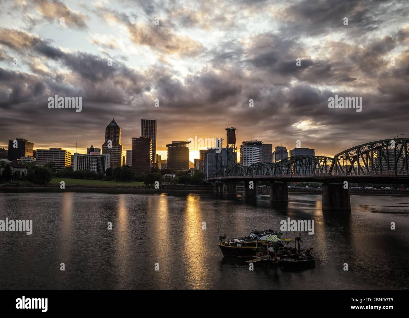 Portland oregon houseboat hi-res stock photography and images - Alamy