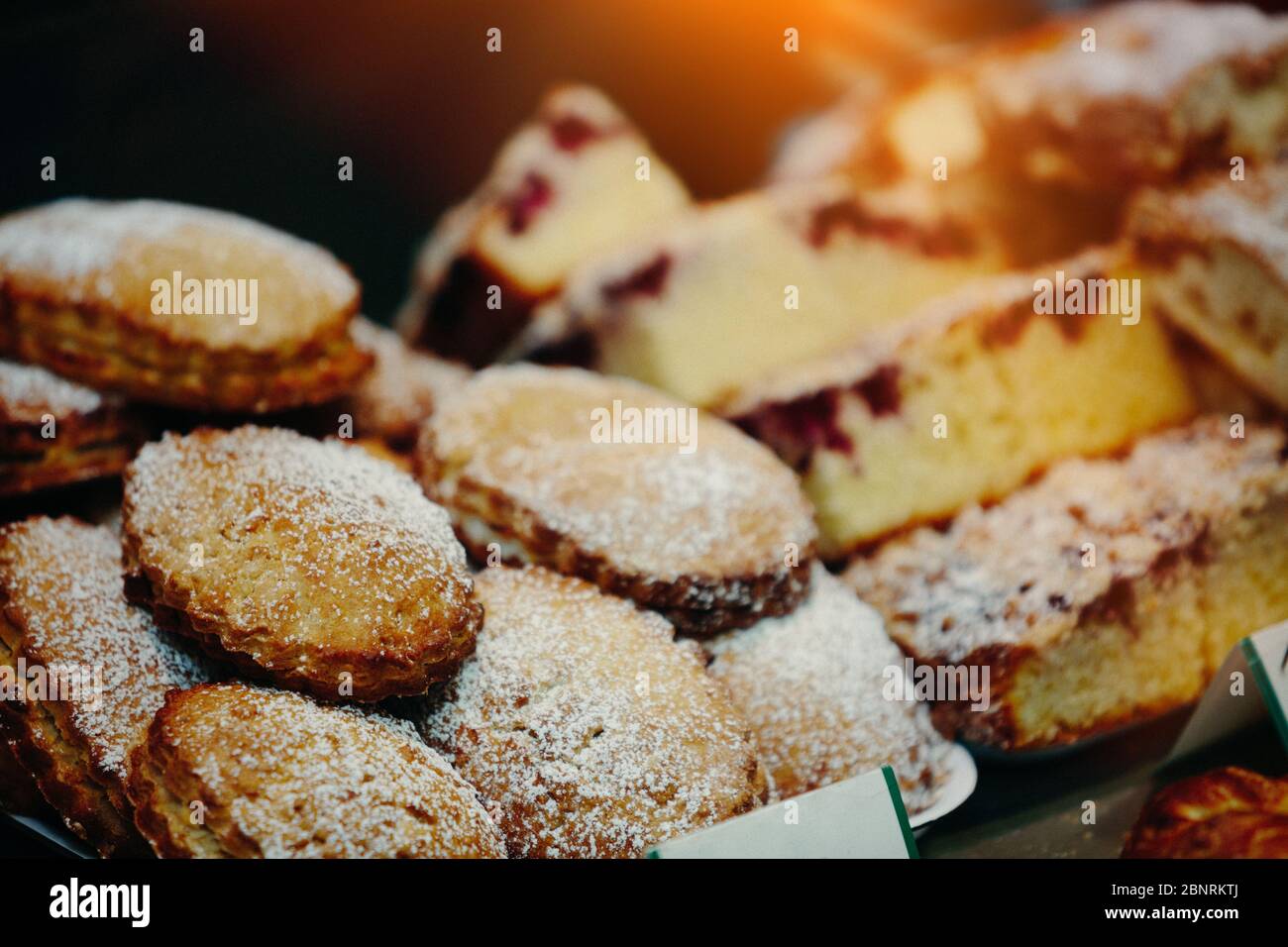 Homemade cakes at Farmers' market Stock Photo - Alamy