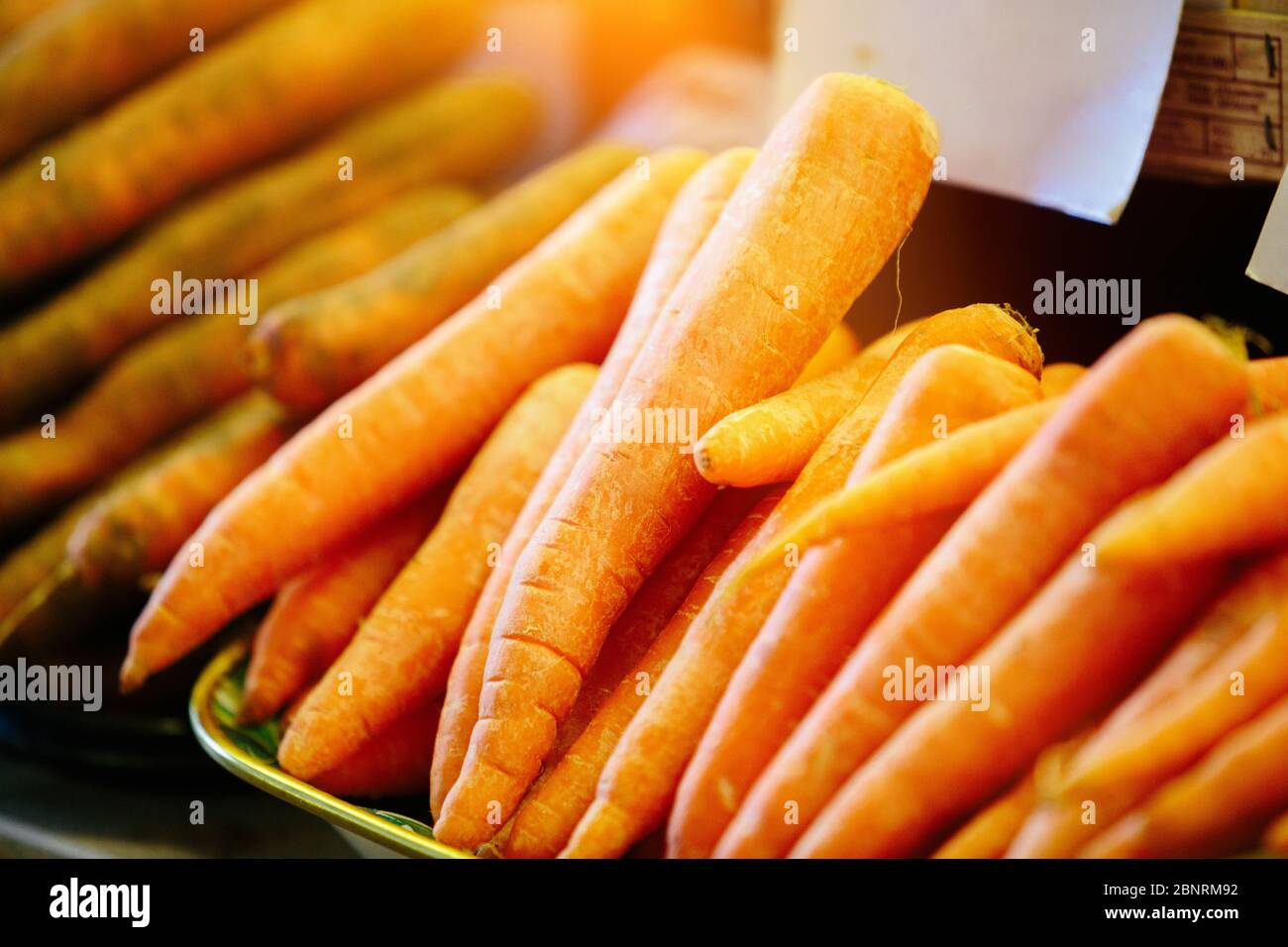 Group of people eating carrots hi-res stock photography and images - Alamy