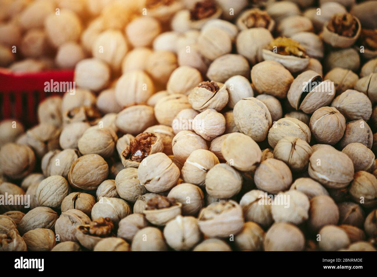 Pile of walnuts at Farmers' market Stock Photo - Alamy