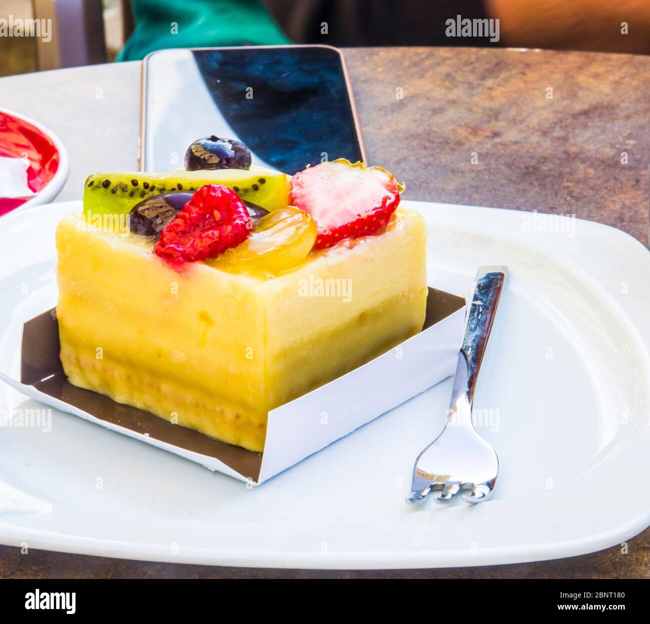 Sponge cube hi-res stock photography and images - Alamy