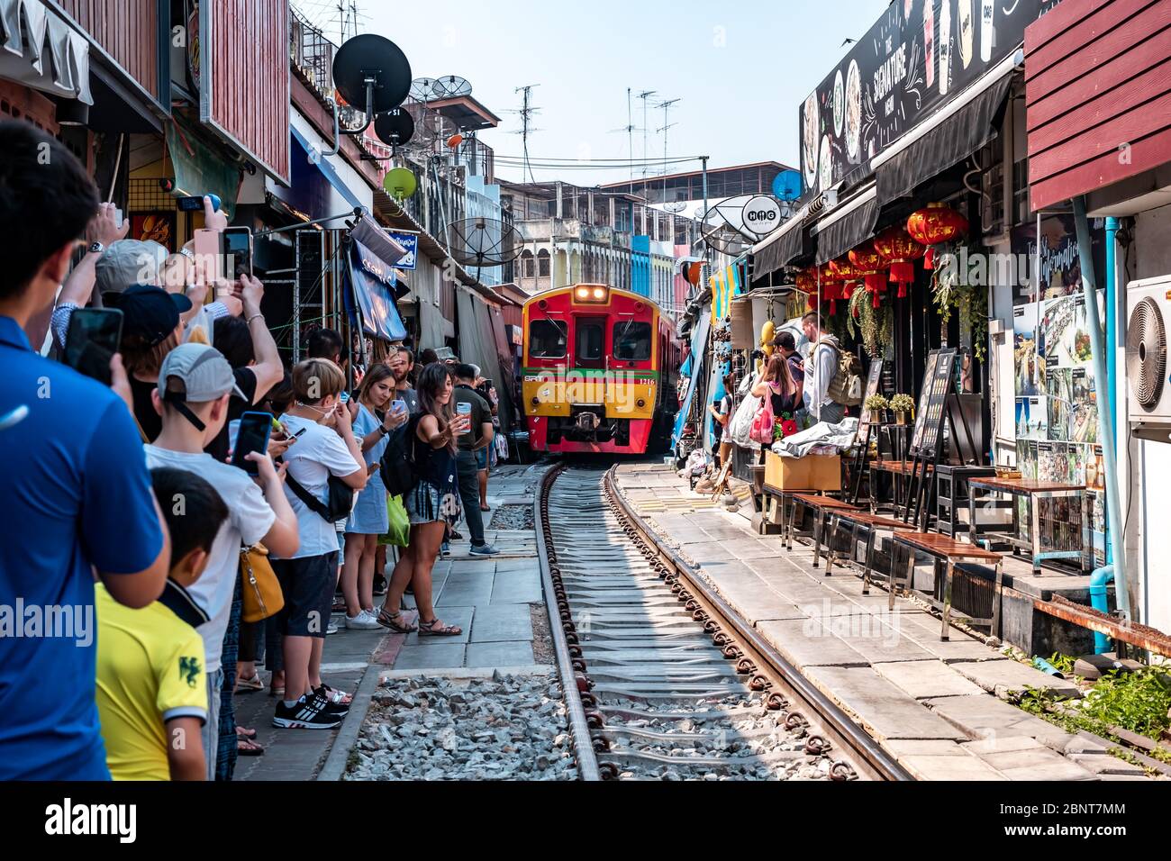 Maeklong railway market hi-res stock photography and images - Alamy