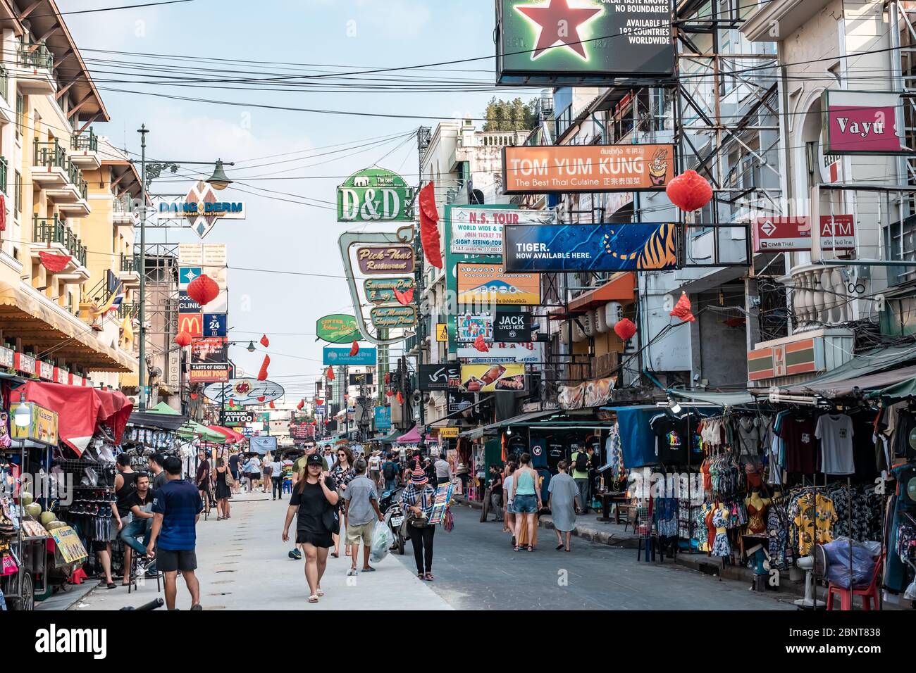 Kao san road hi-res stock photography and images - Alamy