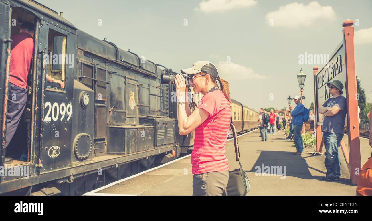 Diesel gala, Severn Valley Railway, Kidderminster station. Busy ...